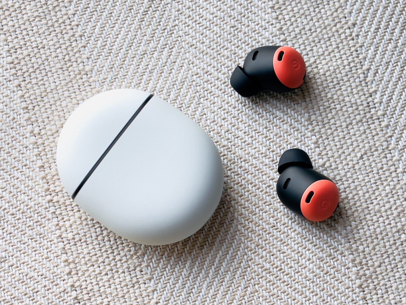 Выбираем лучшие «прошки»: сравнение AirPods Pro 2, Galaxy Buds 2 Pro ...